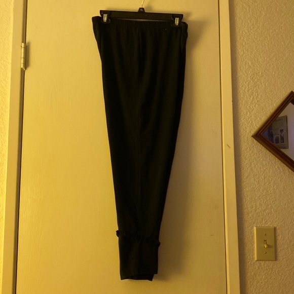 Roaman's | Pants & Jumpsuits | Black Roamans Capri With Ruffle In The ...